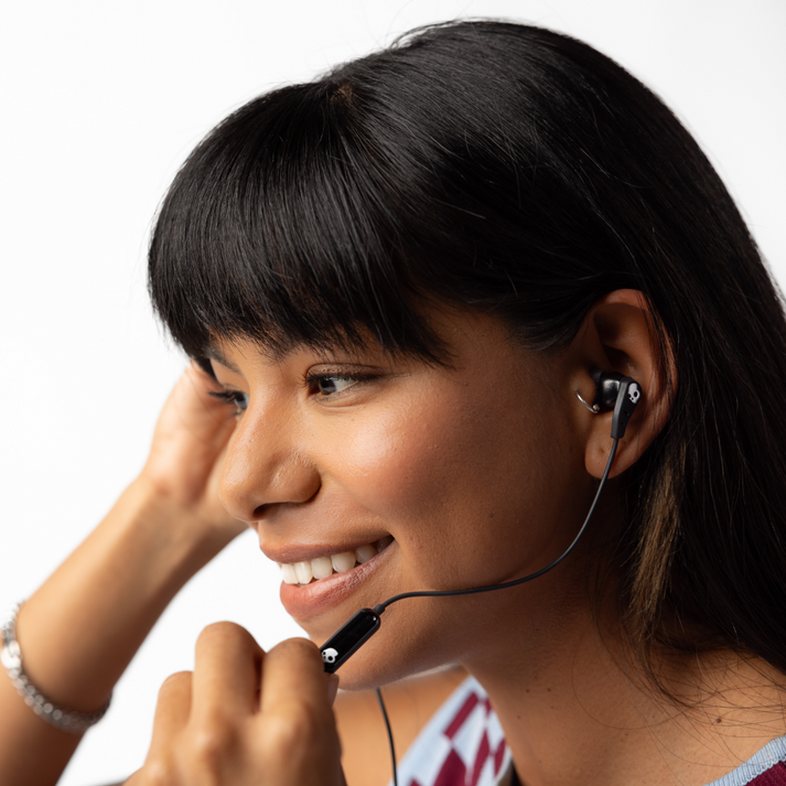 Set - Wired USB-C Earbuds | Built-in Microphone | Sweat & Water Resistant